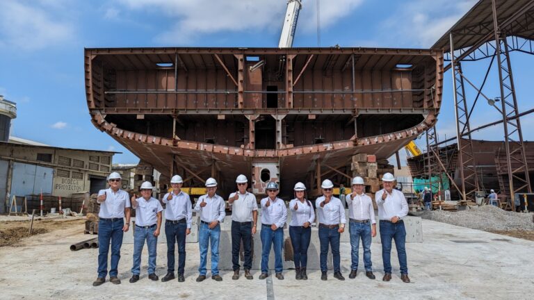 ASTINAVE EP realiza movimiento del primer mega bloque de la construcción del buque ...